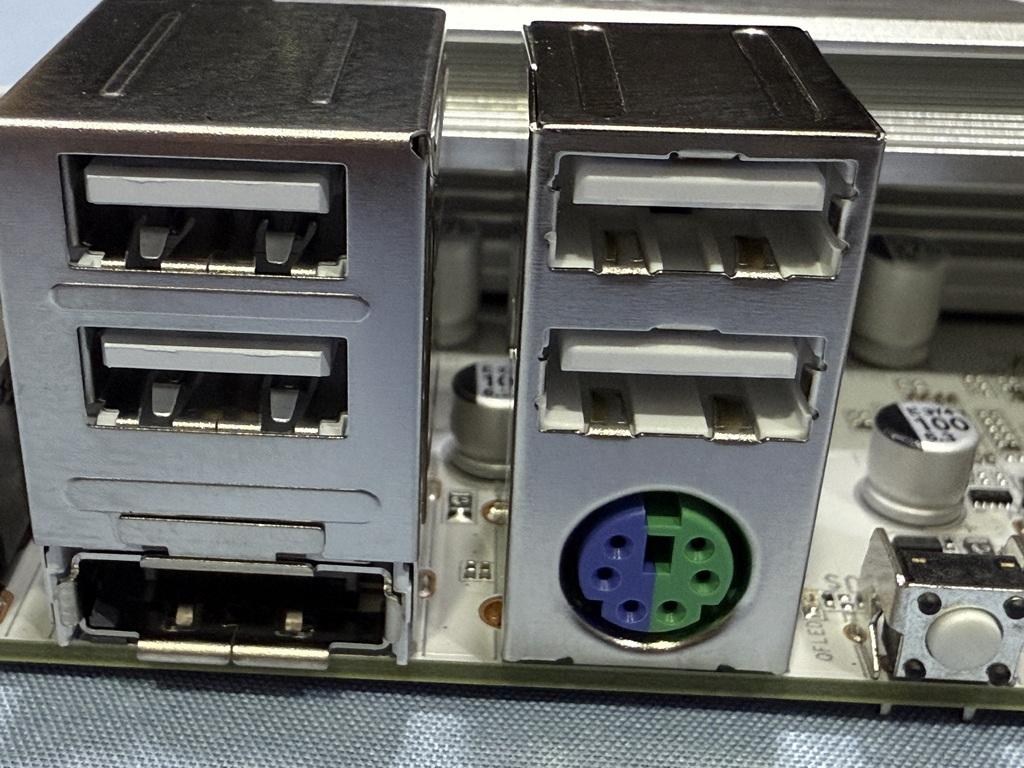 【心得】白機換換病 5K 的白化丐版 G 排 B850M DS3H ICE 開箱 @電腦應用綜合討論 哈啦板 - 巴哈姆特