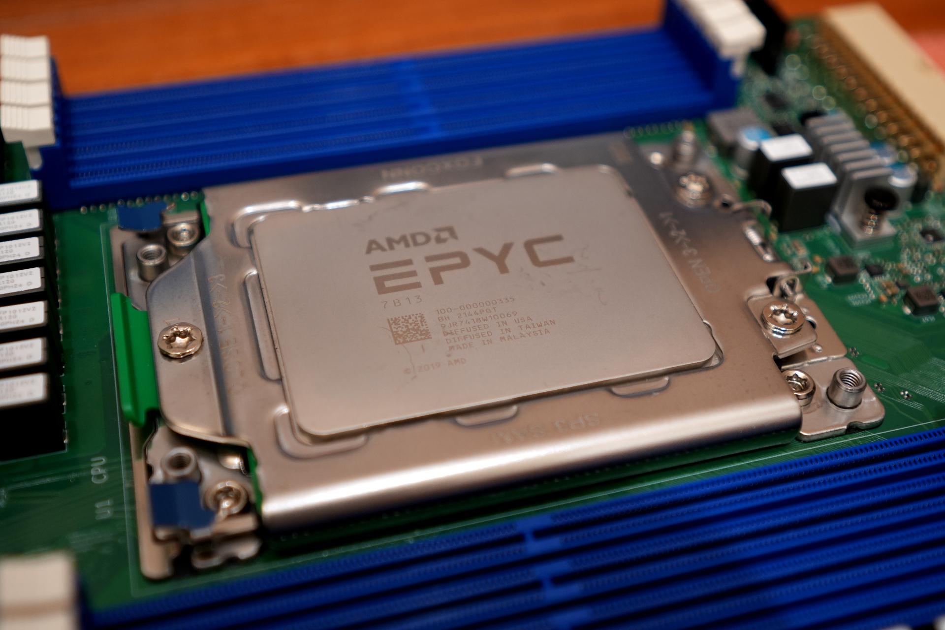 【心得】大船已離港 但板U價格依然平衡 - EPYC Milan 7B13 vGPU機簡單開箱 @電腦應用綜合討論 哈啦板 - 巴哈姆特