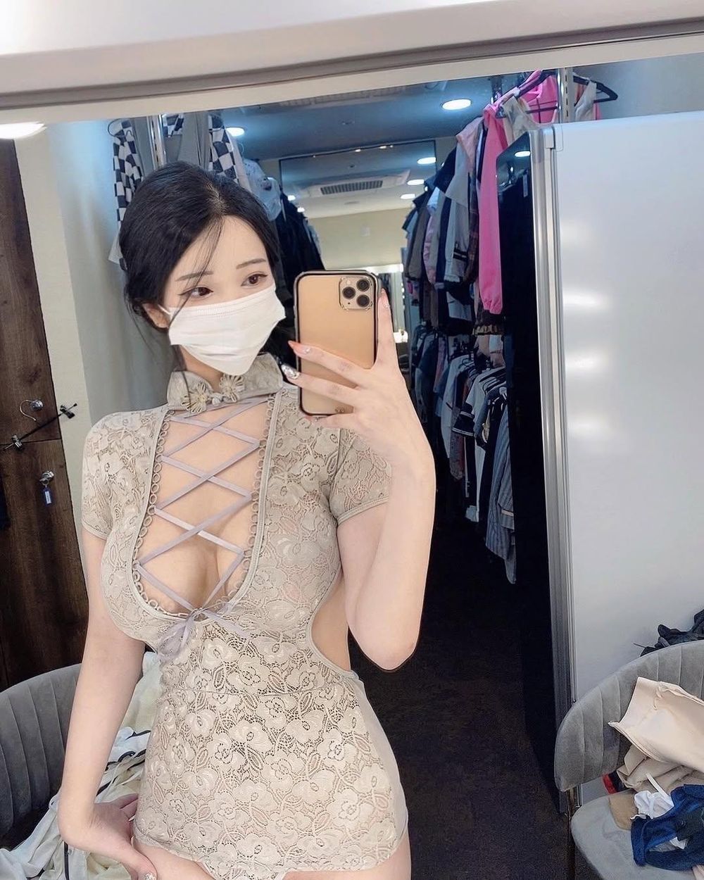 【情報】不怕梅川伊芙，《劍星》向 Mod模組開發者喊「放馬過來」釋出新奈米衣「白珍珠」桌布 (3F) @Steam 綜合討論板 哈啦板 - 巴哈姆特