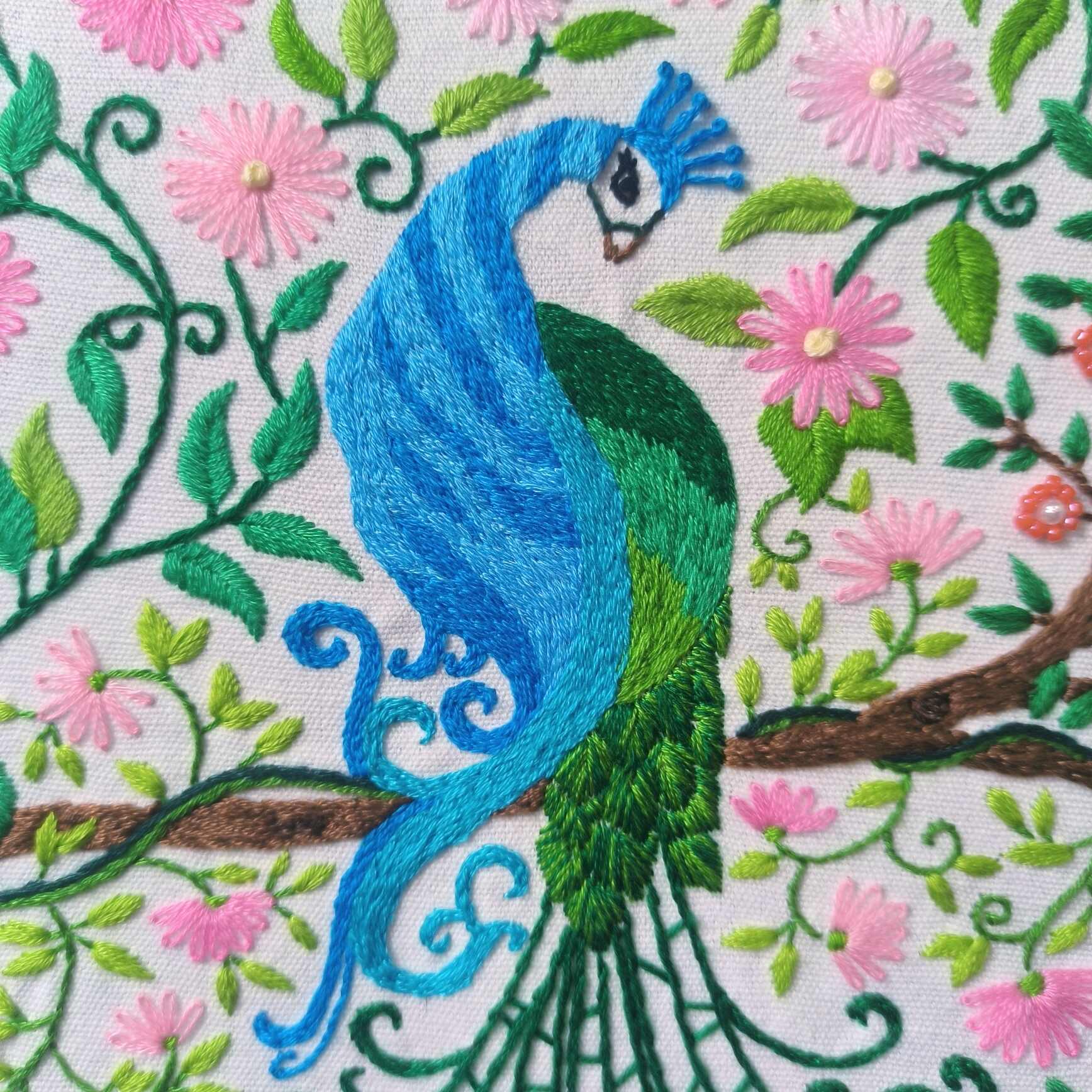 刺繡作品分享│孔雀 A36919515的創作 巴哈姆特