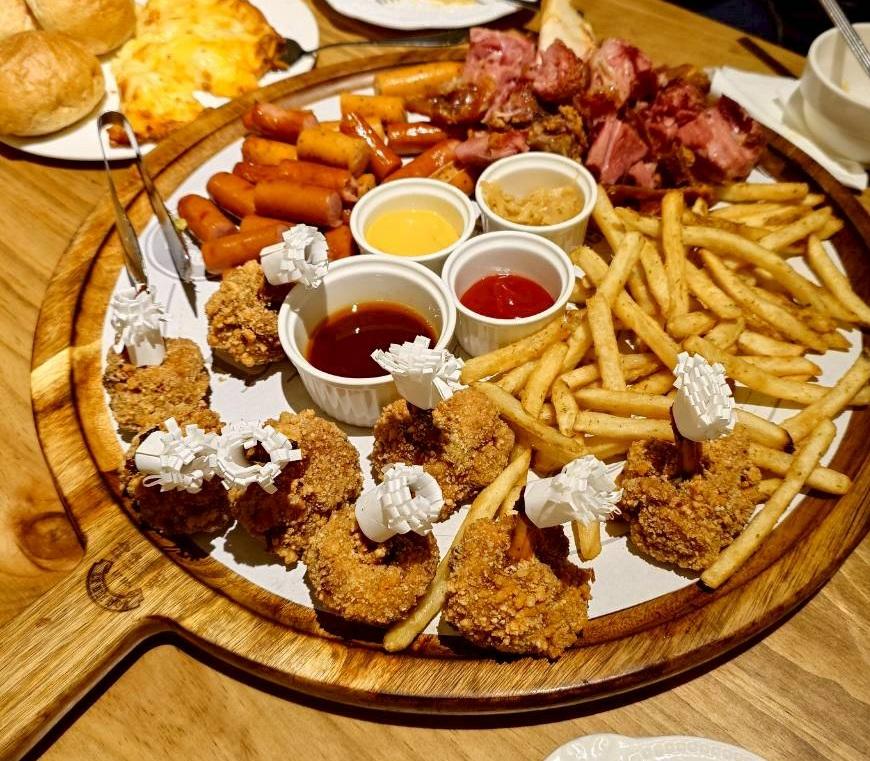 今年也參加了MOJOIN的創作者交流會【遊戲橘子／編輯部尾牙】(編輯中 - ilove487的創作 - 巴哈姆特